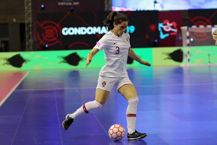 Inês Fernandes :: Raparigasdabola